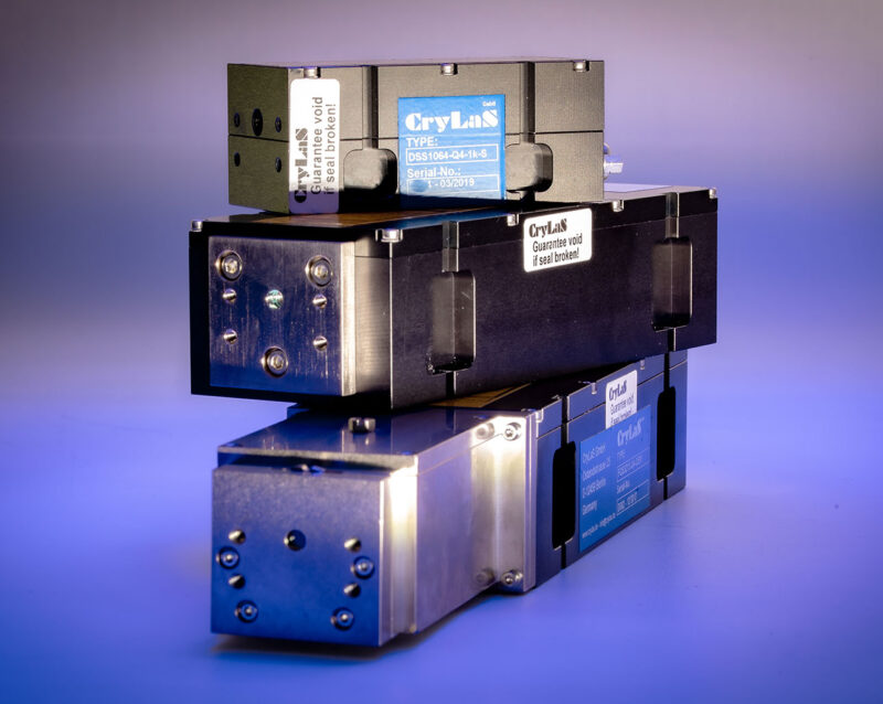 Pulslaser und CW-Laser von CryLaS – Crystal Laser Systems